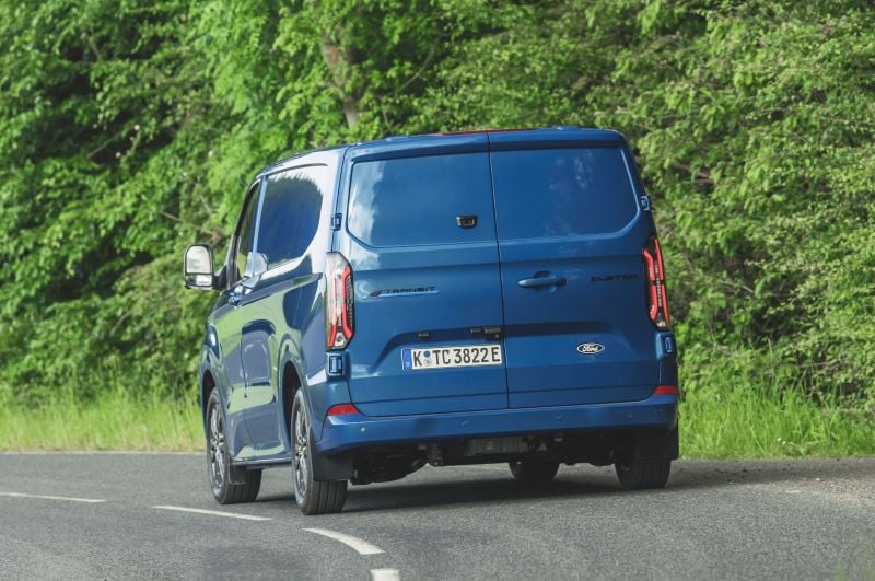Ford Transit Custom vs. Vauxhall Vivaro: Which Is The Best Medium Van ...